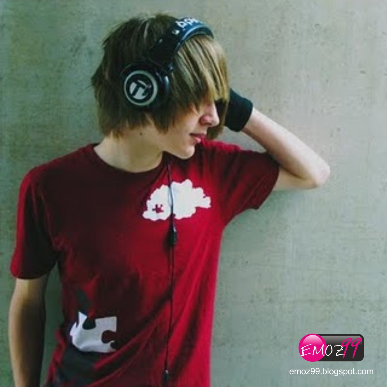 Emos Gallery World: December 2011