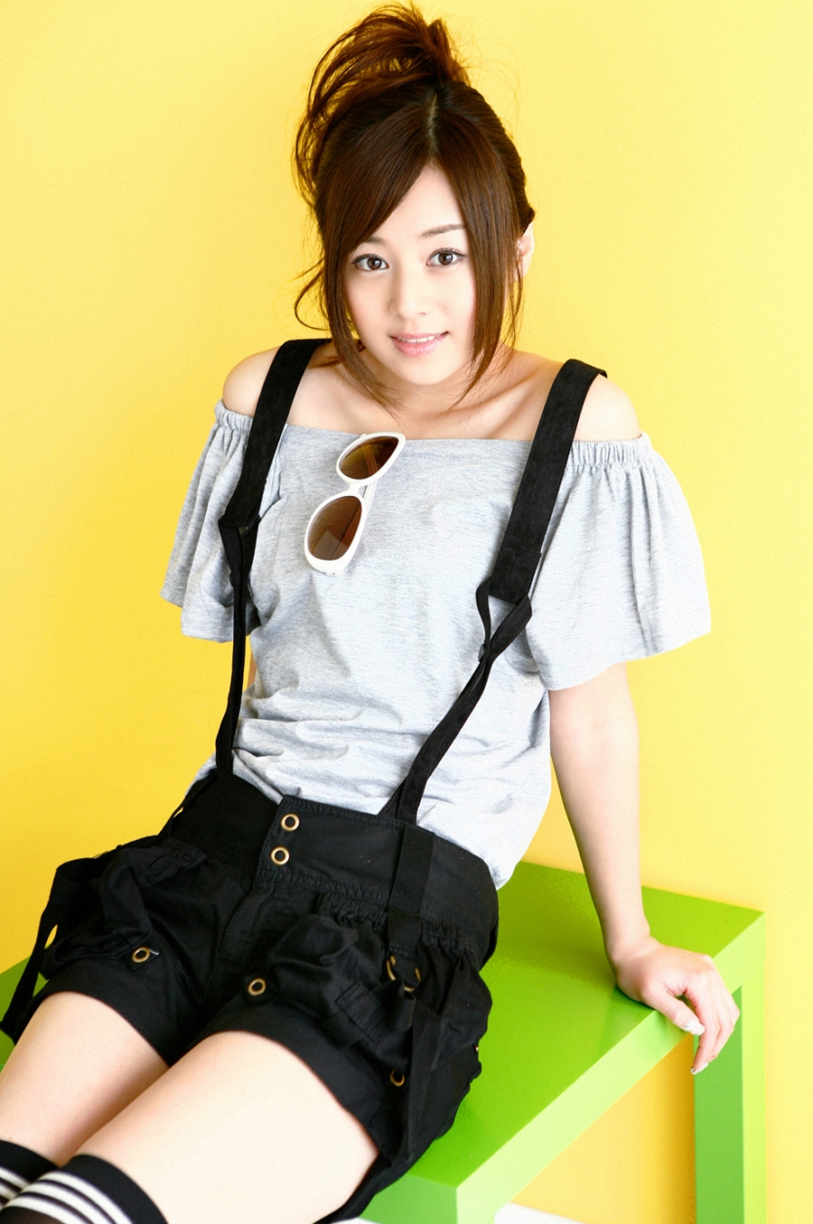 Japanese Girl Pictures Cute Pic Jun Natsukawa In Cute Dress And Glasses