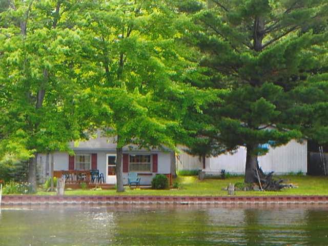 Wiggins Lake Waterfront for Sale! 4217 Betty Lee, Gladw