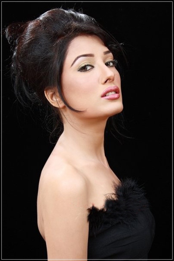 Pic Masr: Pakistani Model Mehwish Hayat photos 2014