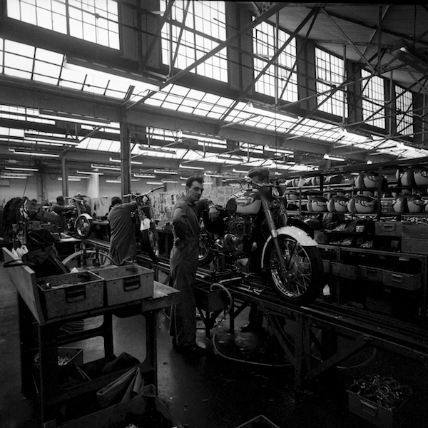 Speedboys: 60s Triumph motorcycles manufacturing!!