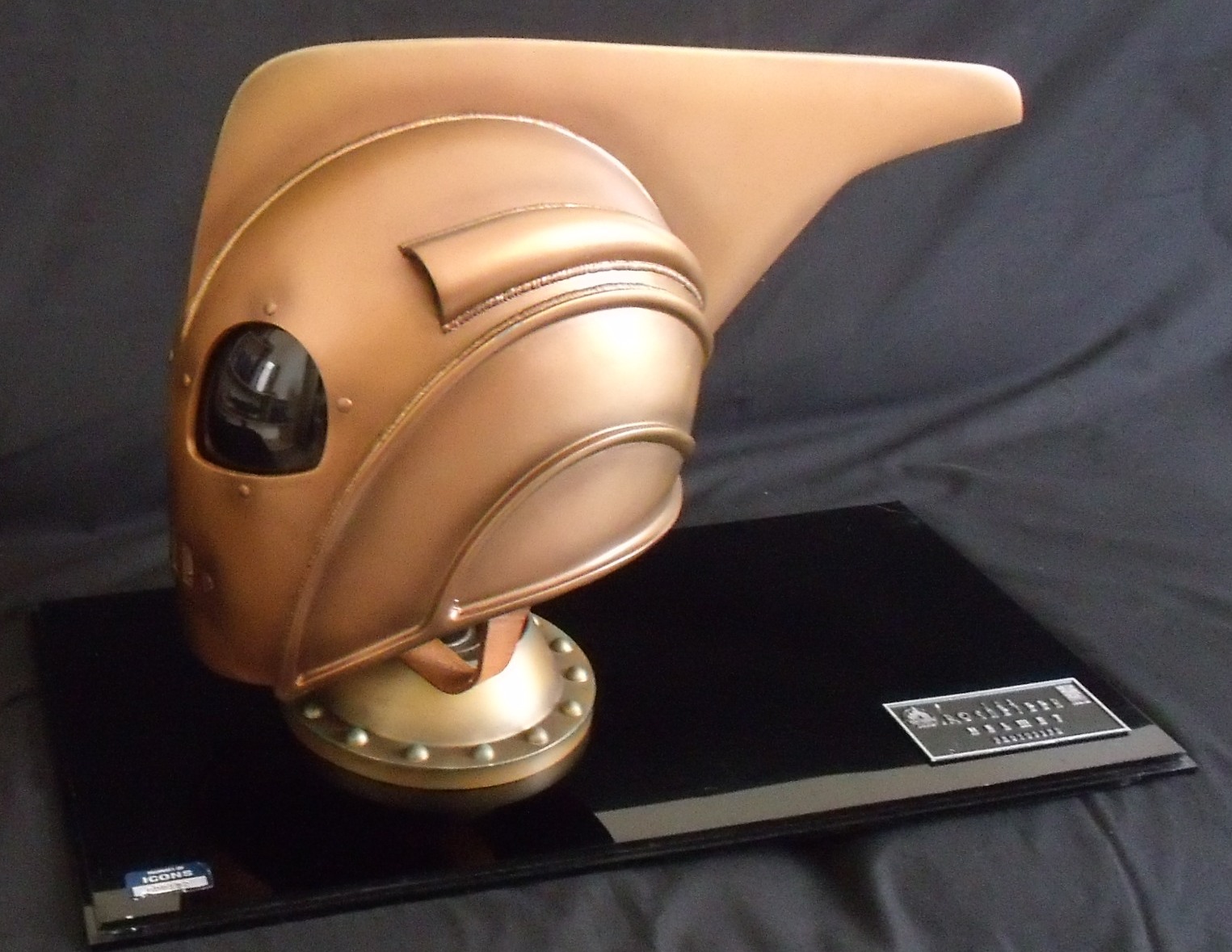 THE ICONS AUTHENTIC REPLICAS MUSEUM: Icons Rocketeer Helmet Prototype
