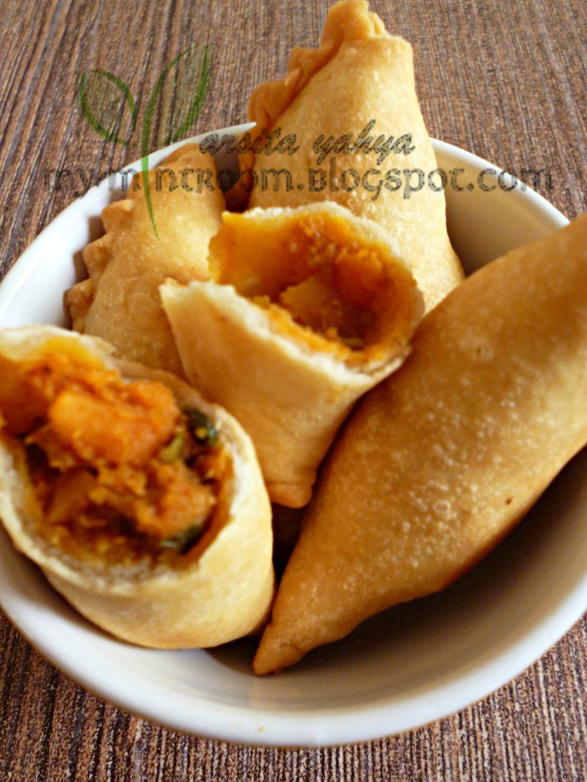 my mintroom: Karipap!Karipap!Karipap!