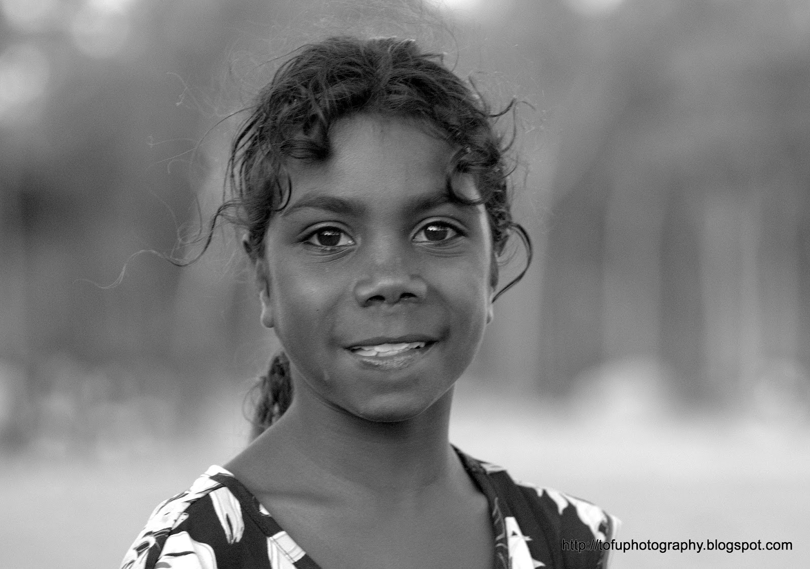 Tofu Photography: A pretty Aboriginal girl in Gapuwiyak, Northern Territory