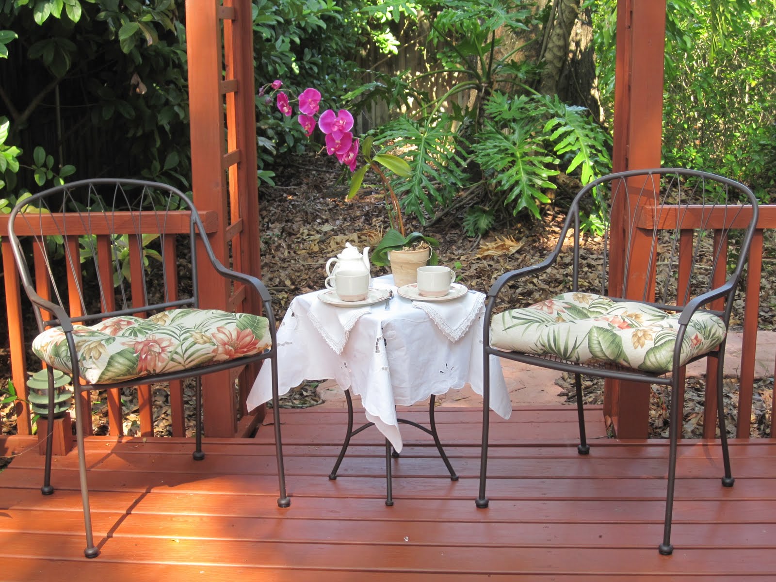 Just a Little Southern Hospitality: Tea on the Terrace