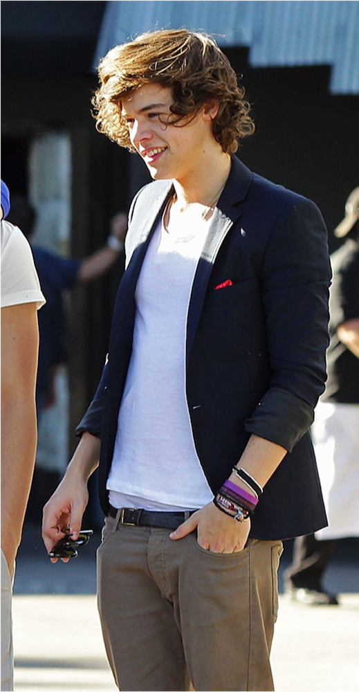 Celeb Saggers: Harry Styles Sagging White Boxers