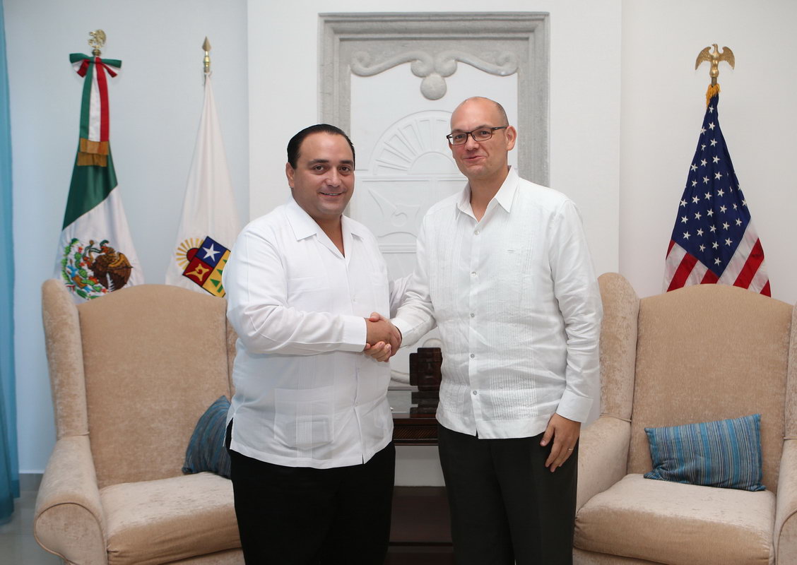 Periodismo sin Censura: SOSTIENE EL GOBERNADOR SU PRIMERA REUNIÓN CON ...