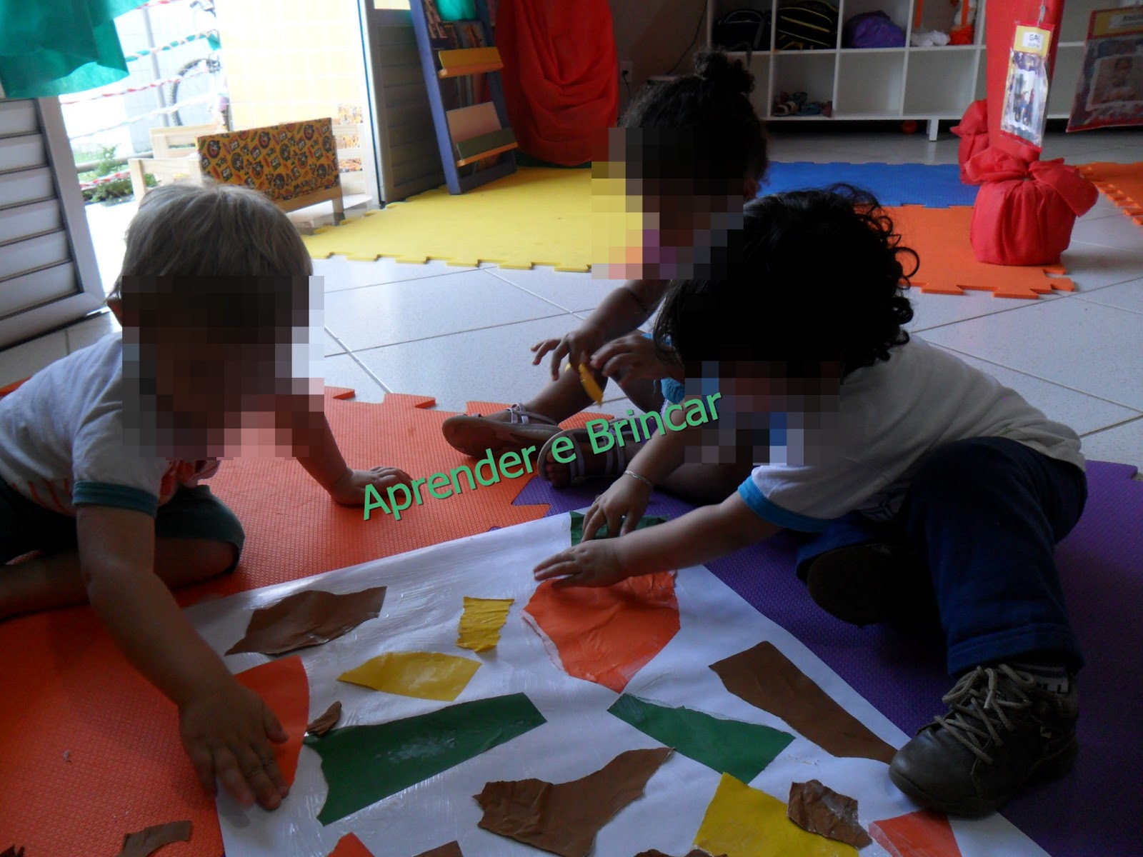 Aprender e Brincar: Infantil II:Colagem com papel colorido
