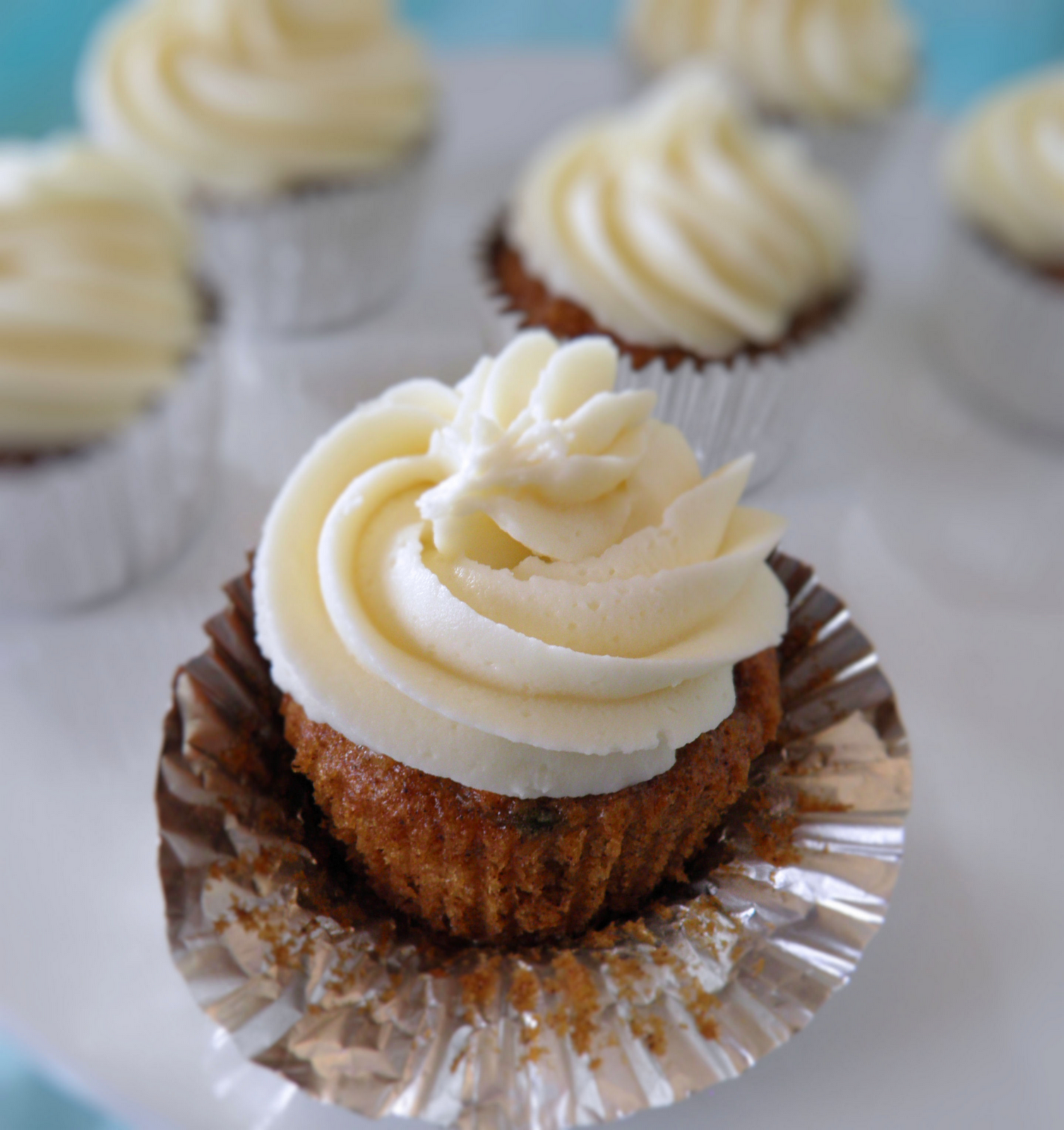 Carrot Cake Cupcakes With Cream Cheese Frosting Dulce Dough Recipes
