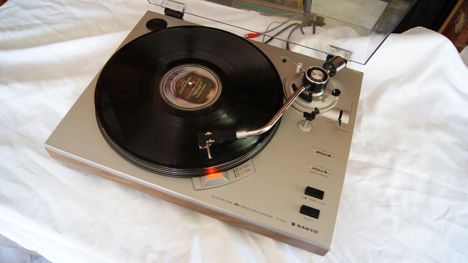 Sanyo TP-1010 Turntable