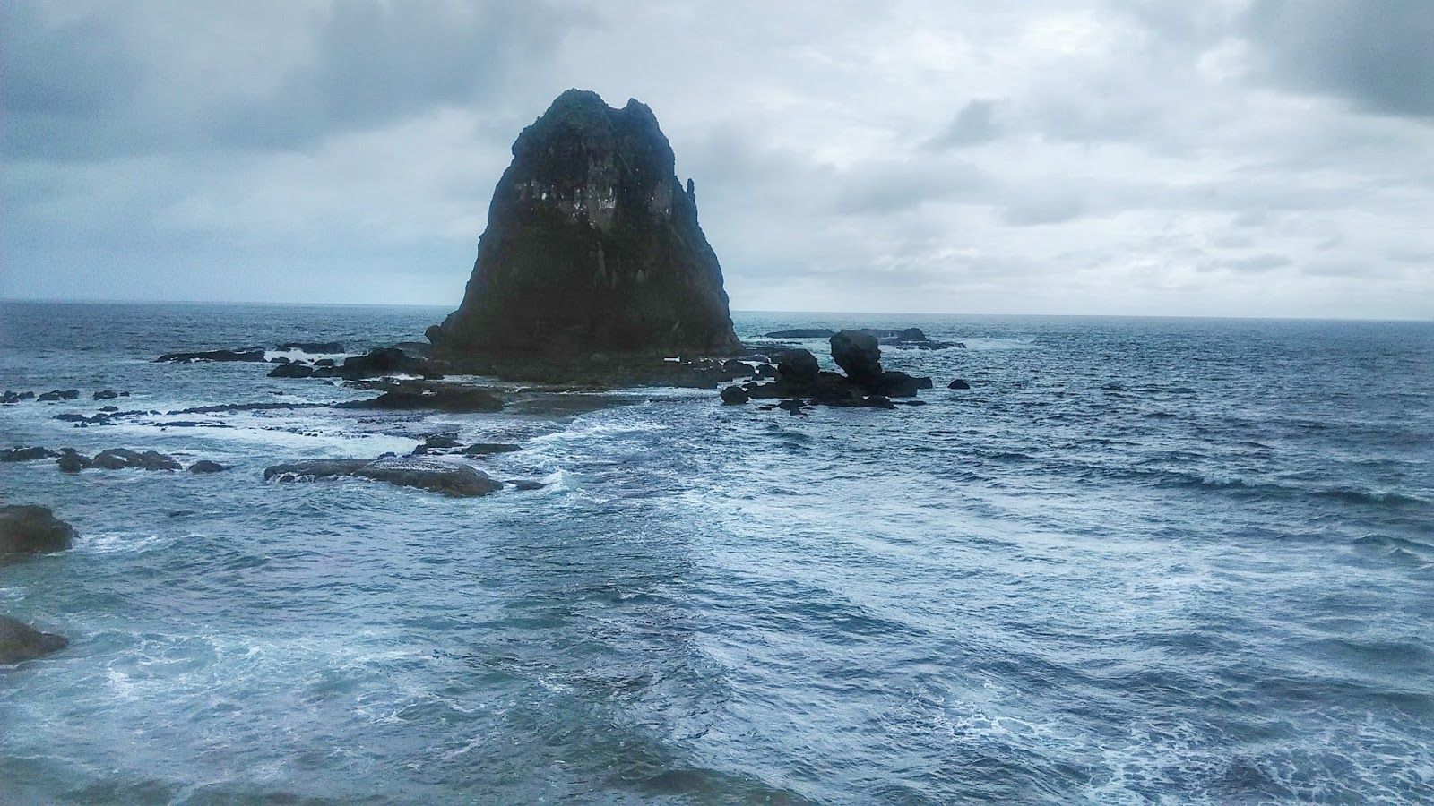 Sejuta Pesona Pantai Pasir Putih Malikan (Papuma) Jember, Destinasi ...
