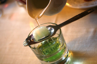 Ricette cocktail - Il mondo dei Cocktail: Come bere l'assenzio?