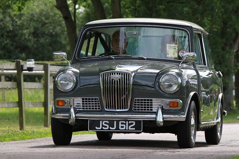 "Tweedland" The Gentlemen's club: The Mini- Aristocrat / Wolseley ...