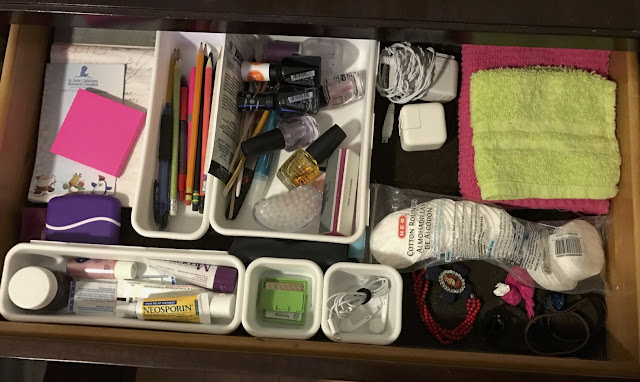 Busy Teacher Mommy : Nightstand Draw Organization