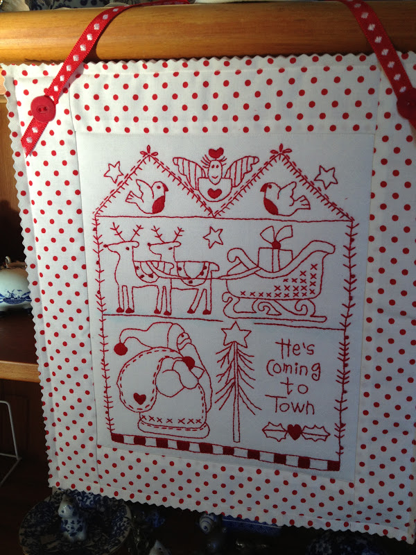 A Kiwi Stitching : Christmas Redwork Stitchery