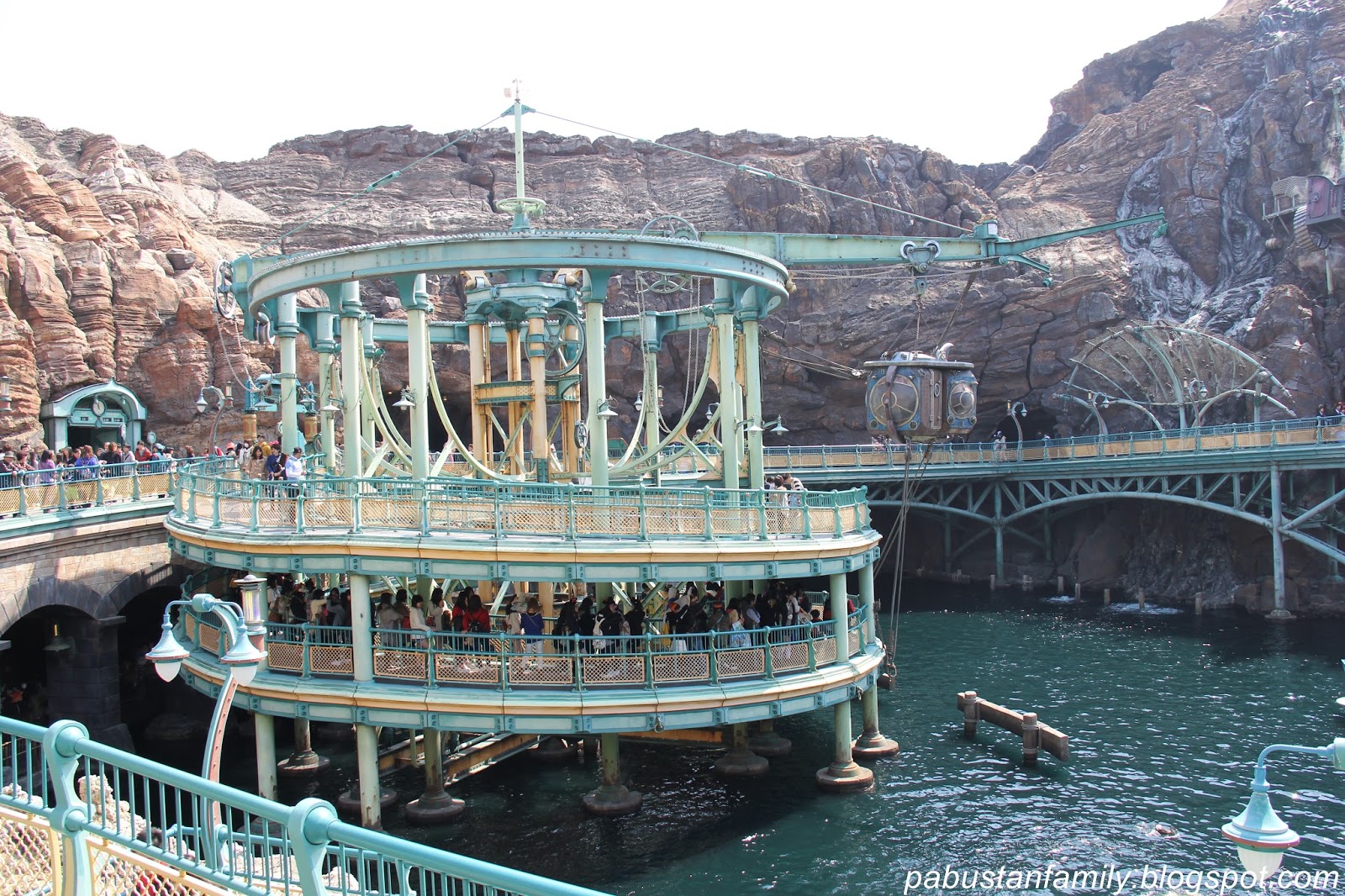 Family Travelogue: Tokyo DisneySea, Japan 17 March 2014/ Family Travelogue