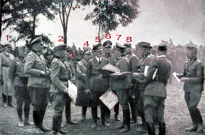 NAZI JERMAN: Foto Adolf Hitler dan Erwin Rommel