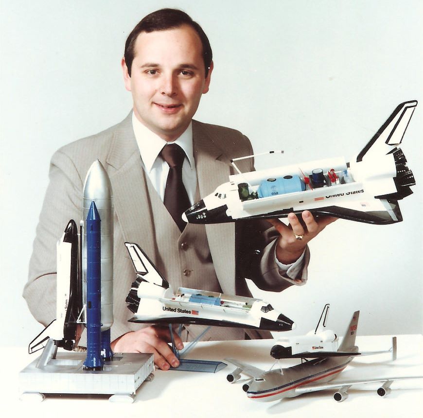 David Adair egy olyan fúziós hajtóművet tervezett, ami négy másodperc ...