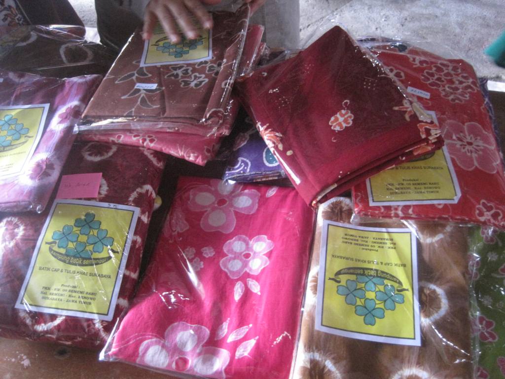 Batik Semanggi Baru Khas Surabaya