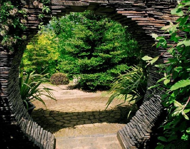 Dry Stone Building: Best Stone Moongates