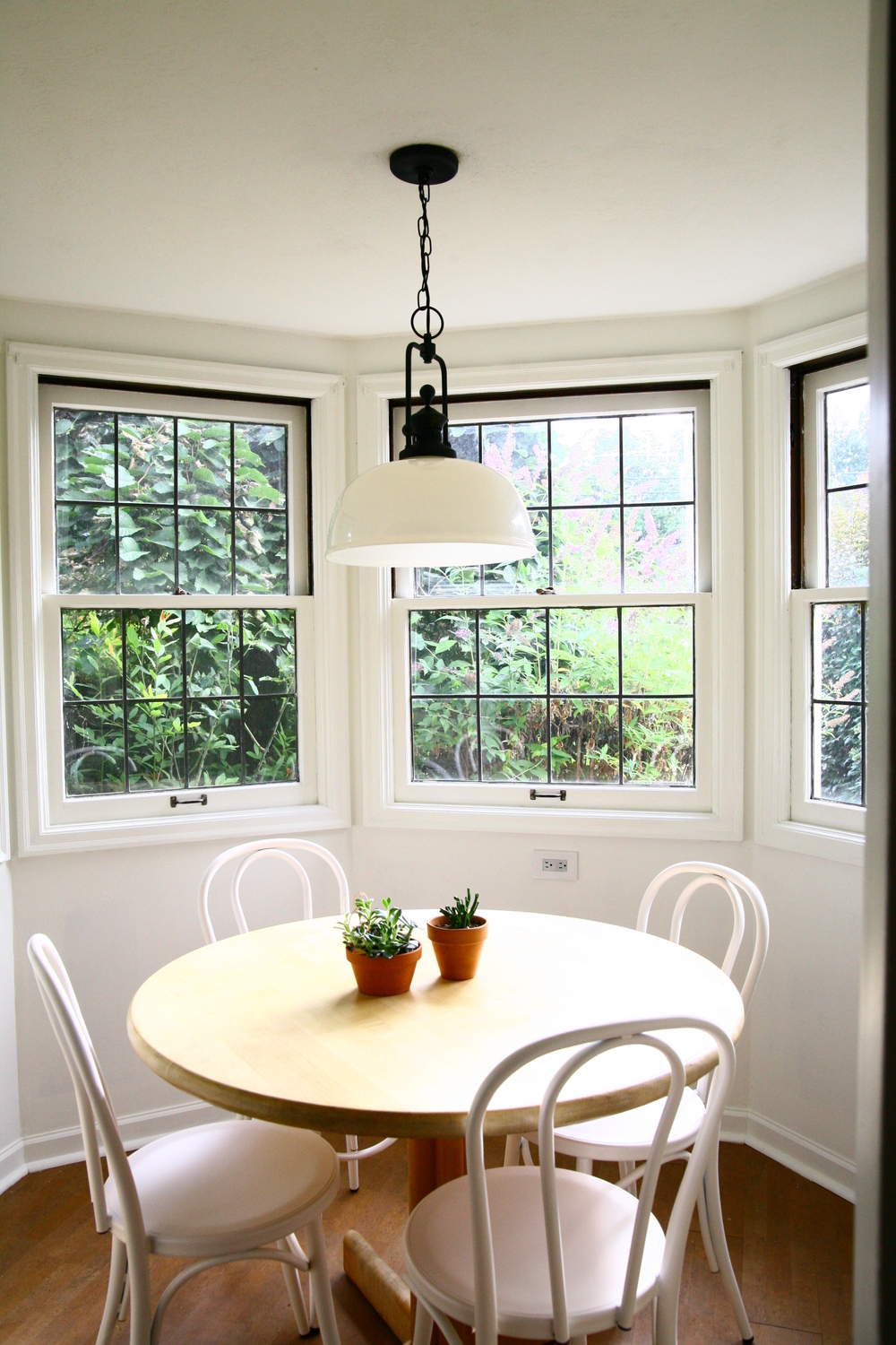 Super budget DIY light fixture update for the breakfast nook! / Create ...