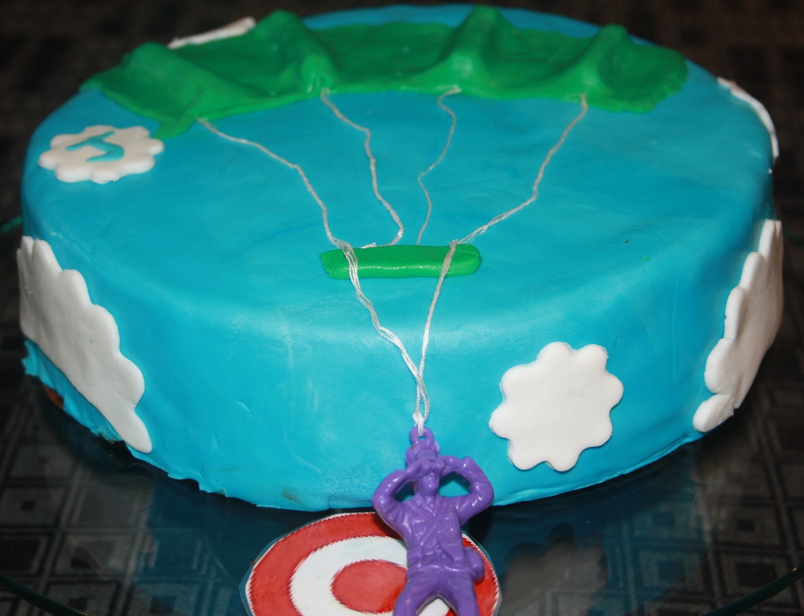 Xx emazingly sweet xX: Skydiving Birthday Cake