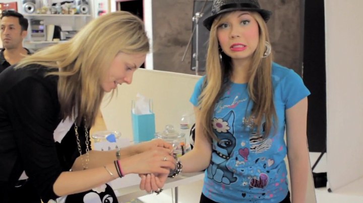 Always MCcurdian: Rebecca Bonbon Photoshoot- Jennette McCurdy - Behind ...