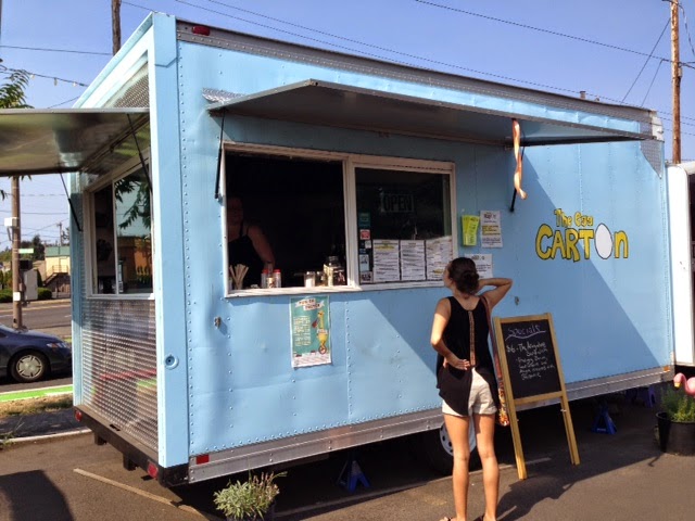 YY and CT's Journal: 21 Food Carts 之八 ~ The Egg Carton