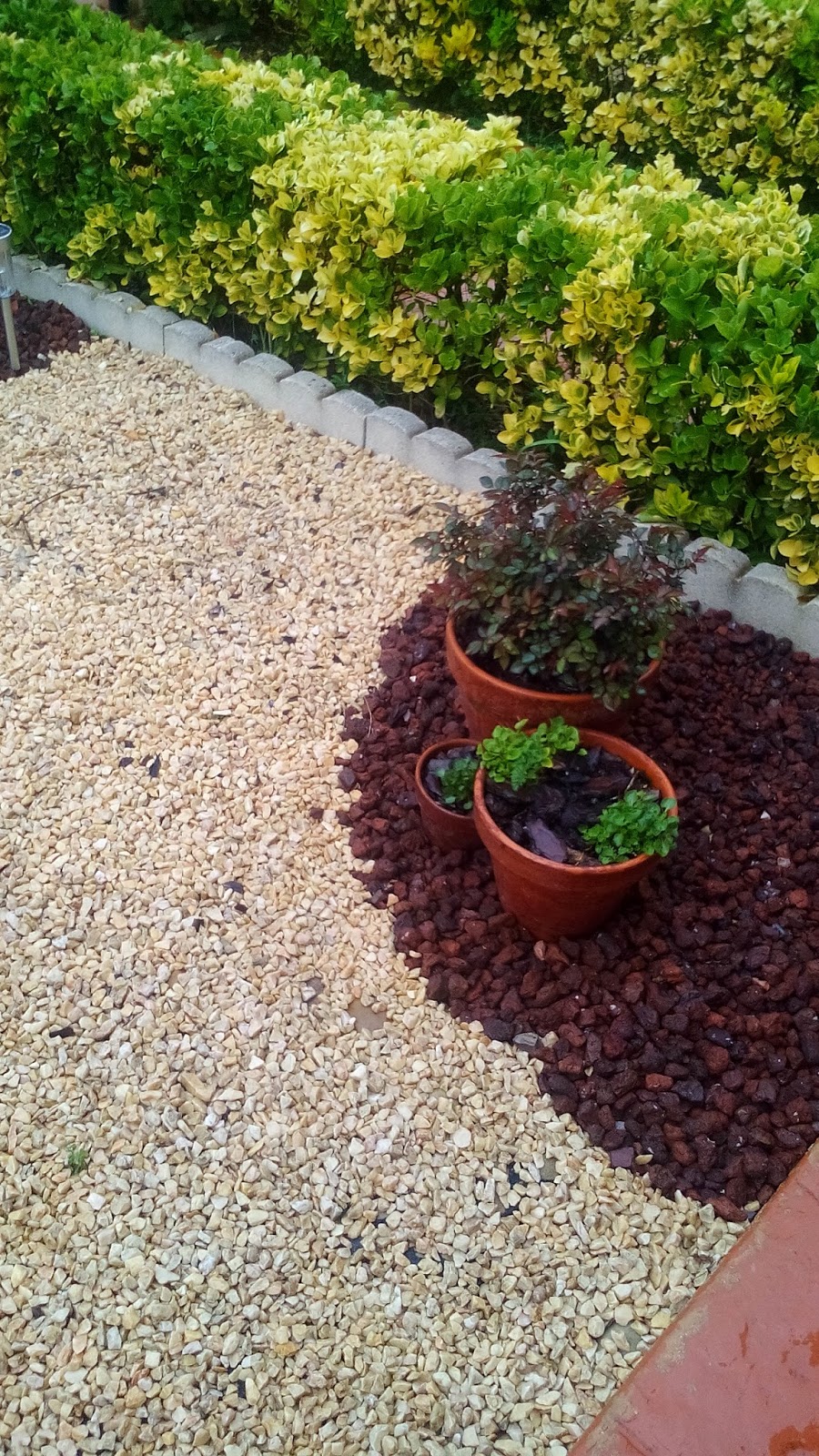 CREER Y CREAR: Decoracion de jardin con grava