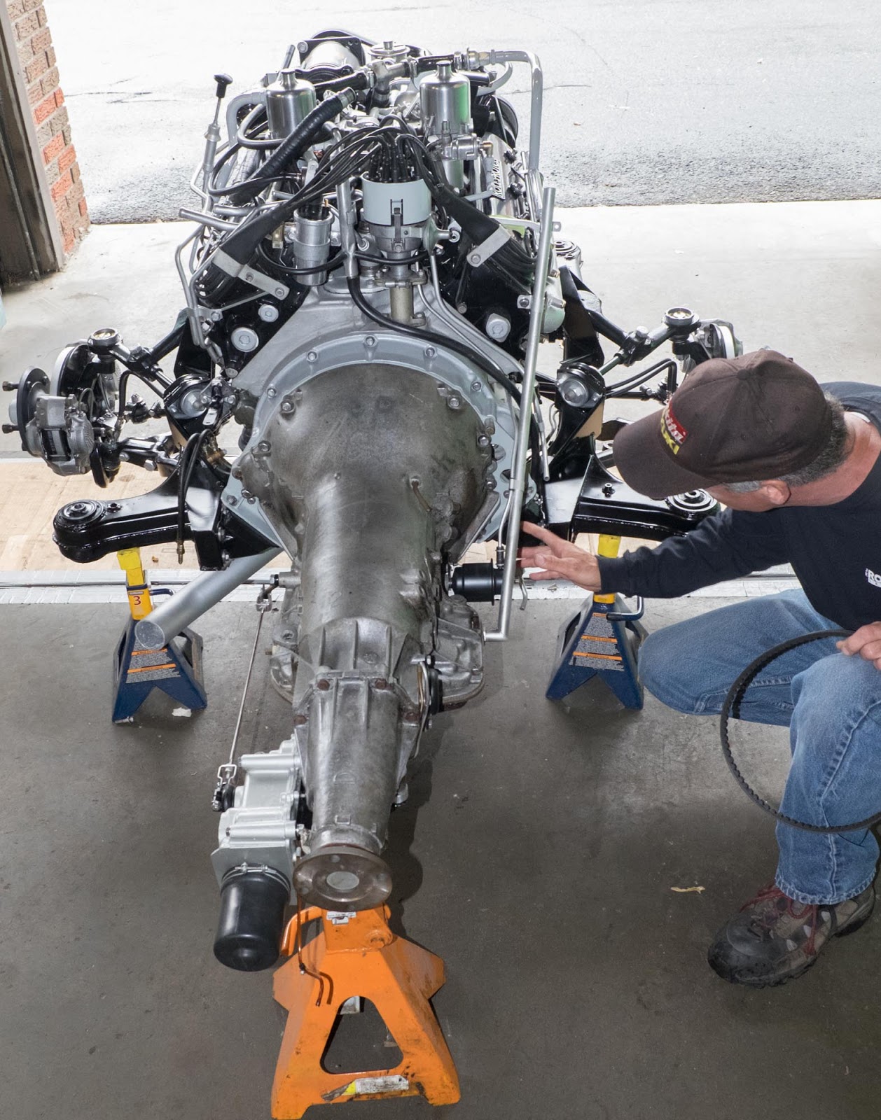 Rebuilding a Crewe Bentley or Rolls-Royce V8 engine - JE Robison ...