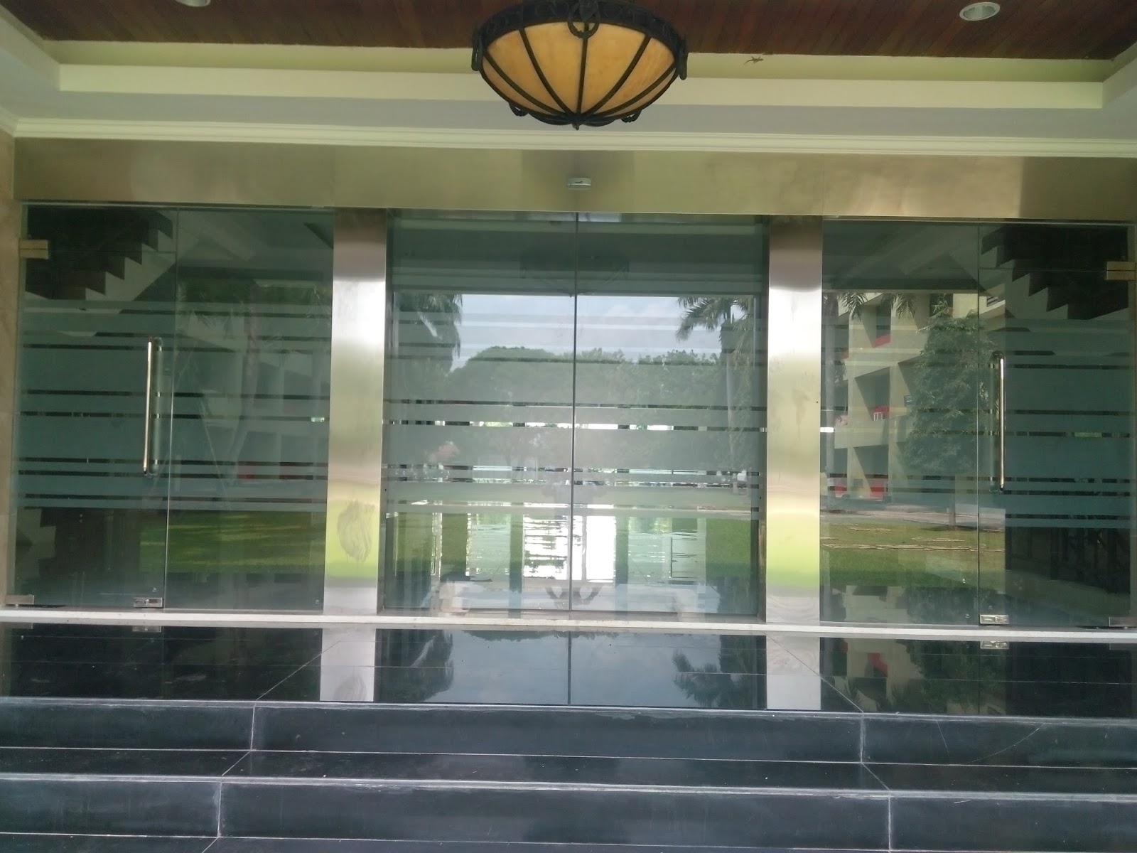 Door System: Pintu Otomatis