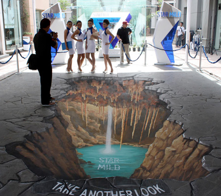 Lukisan 3D Street Art Yang Uni, Menarik