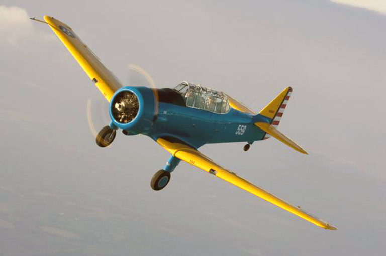 nhungdoicanh: North American BT-9 / BT-14 / NA-64 Yale