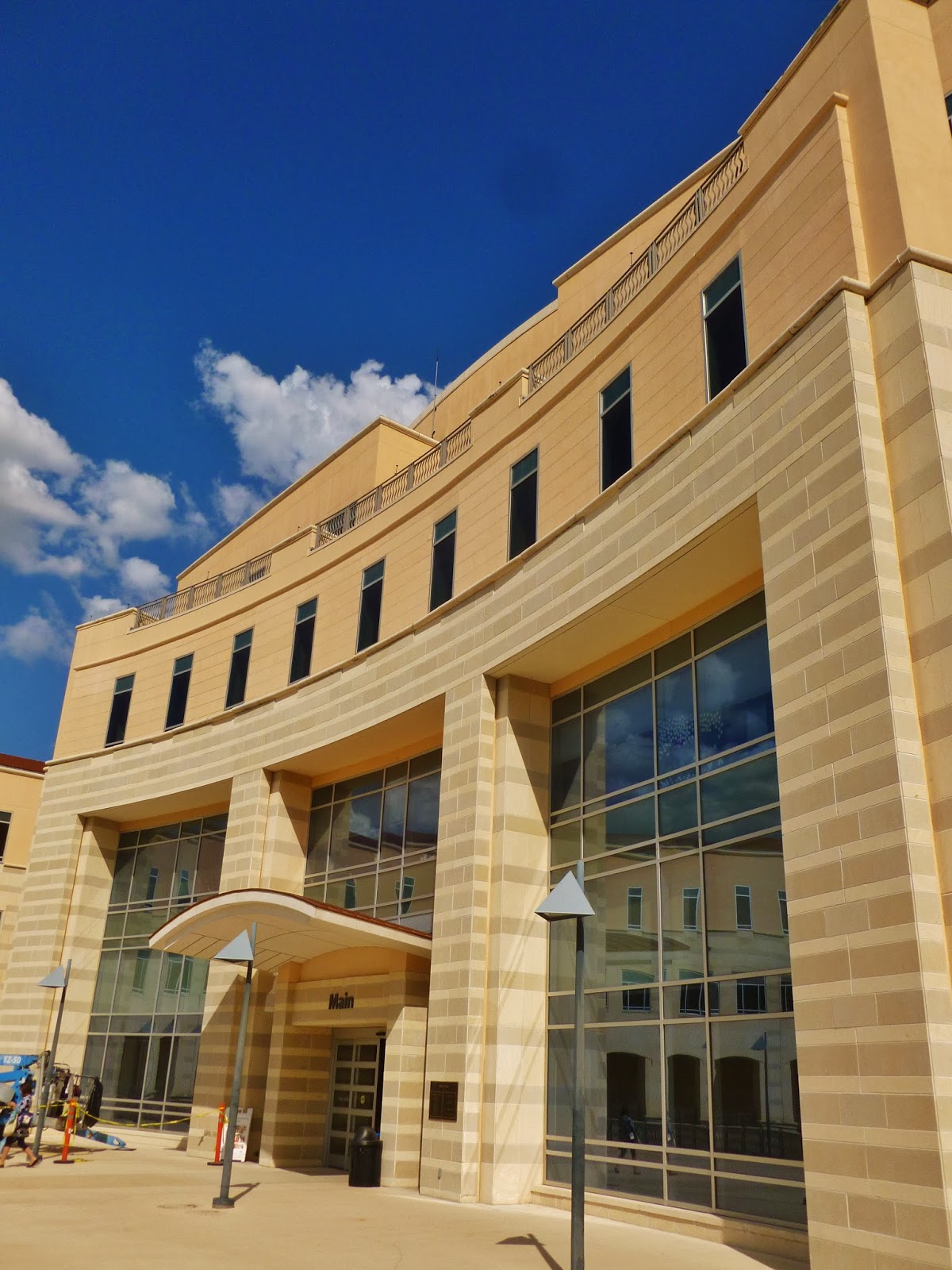 Timothy McVain Lives: Why I Love San Antonio Part 4/5 College Campuses