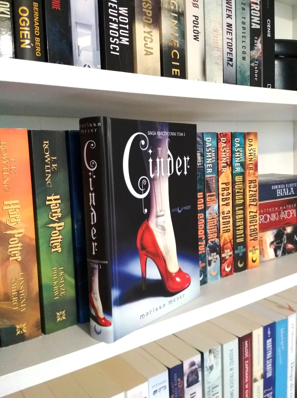 Marissa Mayer "Cinder" - seria: Saga Księżycowa (tom 1)