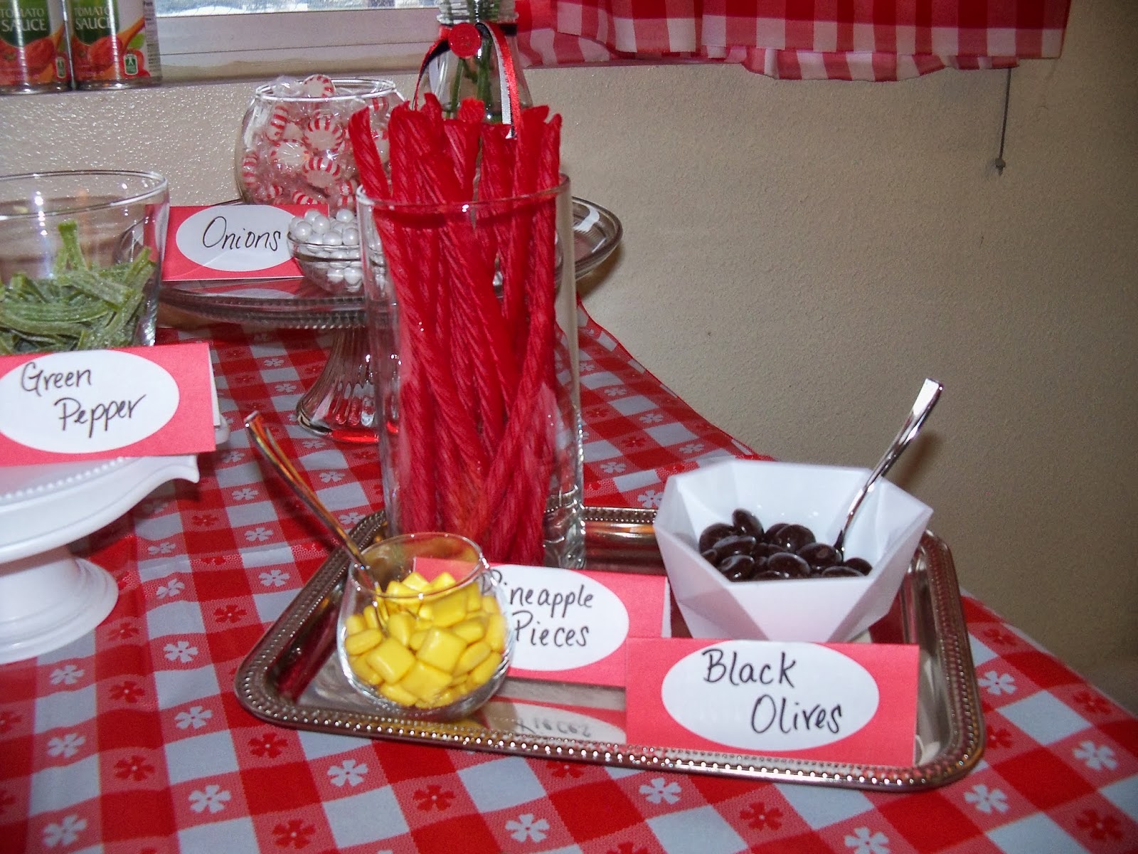 Clare's Contemplations: Pizza Parlor Birthday Party