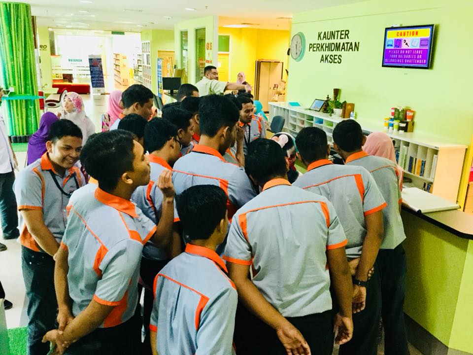 UniMAP Library: Lawatan Kerja Akademik Kolej Vokasional Kangar, Perlis.