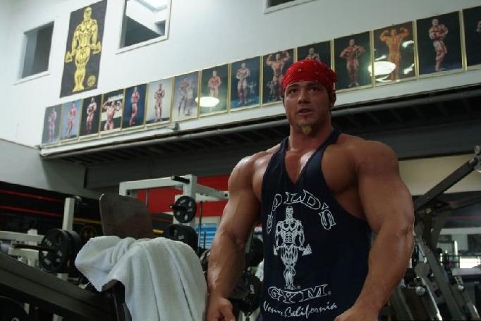 LA PERFECTION FAITE HOMME: TONY BREZNIK 03