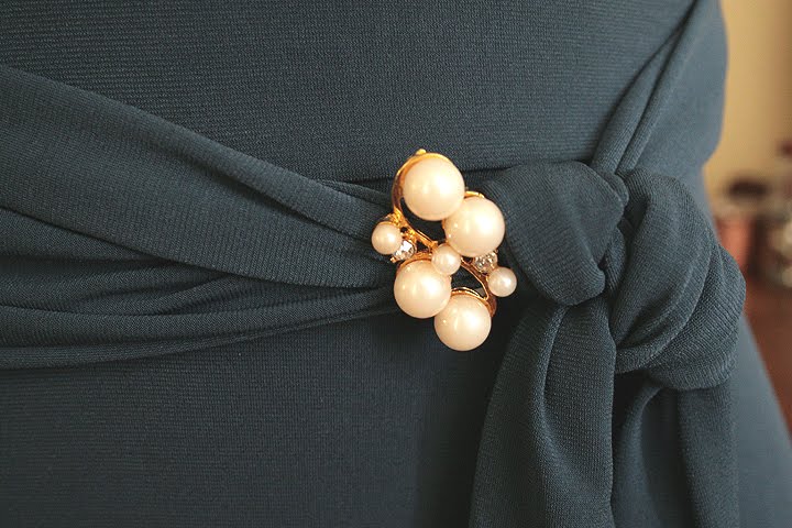 Vintage Baubles & Bits: Part X - I Don't Wear Brooches! A Series on ...