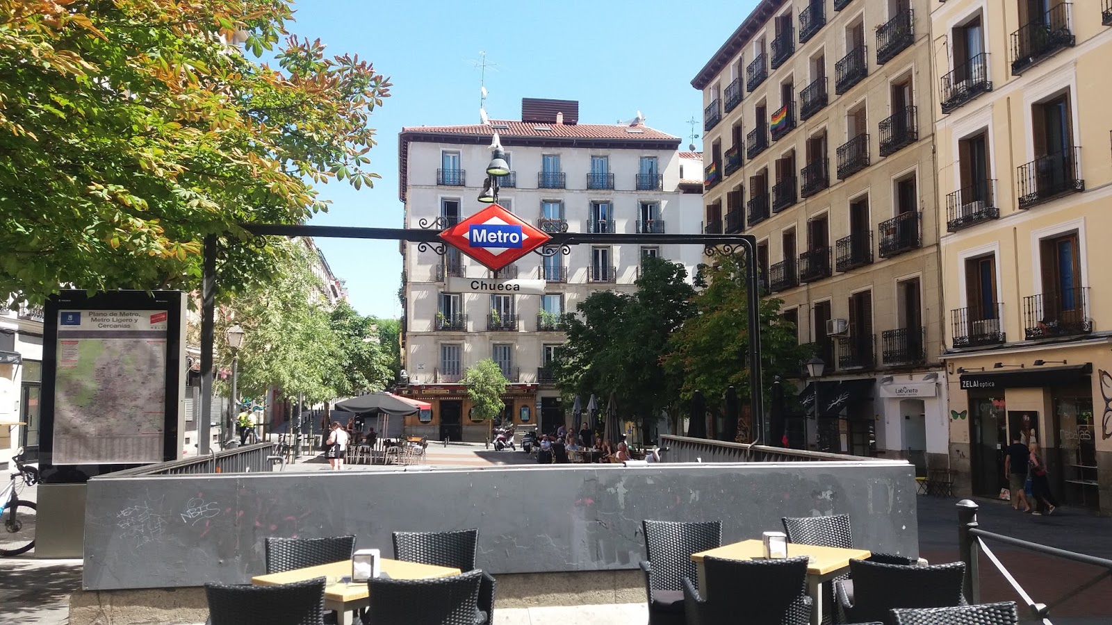 MADRID CON ENCANTO: Plaza de Chueca y Mercado de San Antón