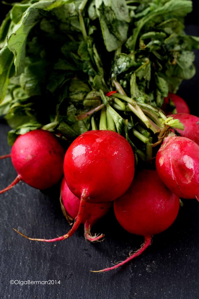 Mango & Tomato: Vegan Avocado, Radish & Tomato Crostini