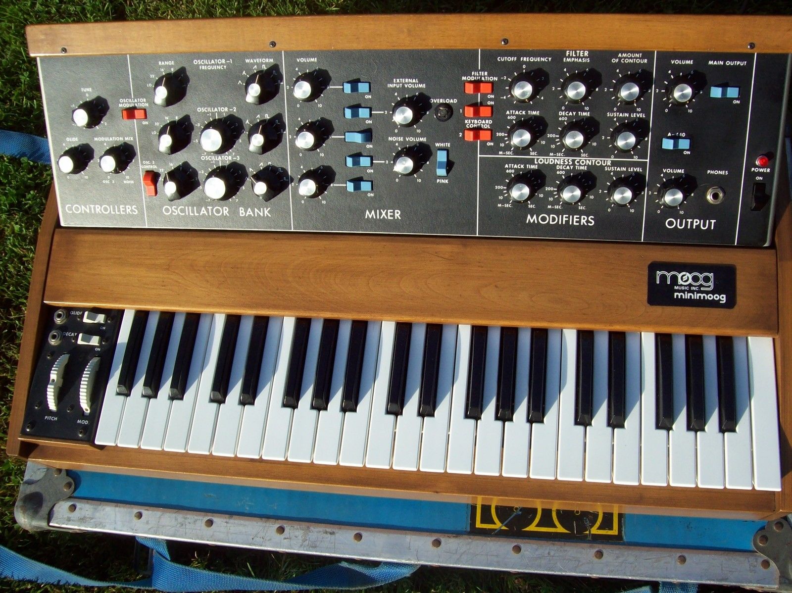 MATRIXSYNTH: Mini Moog Model D Vintage Synthesizer Museum Quality SN 9161