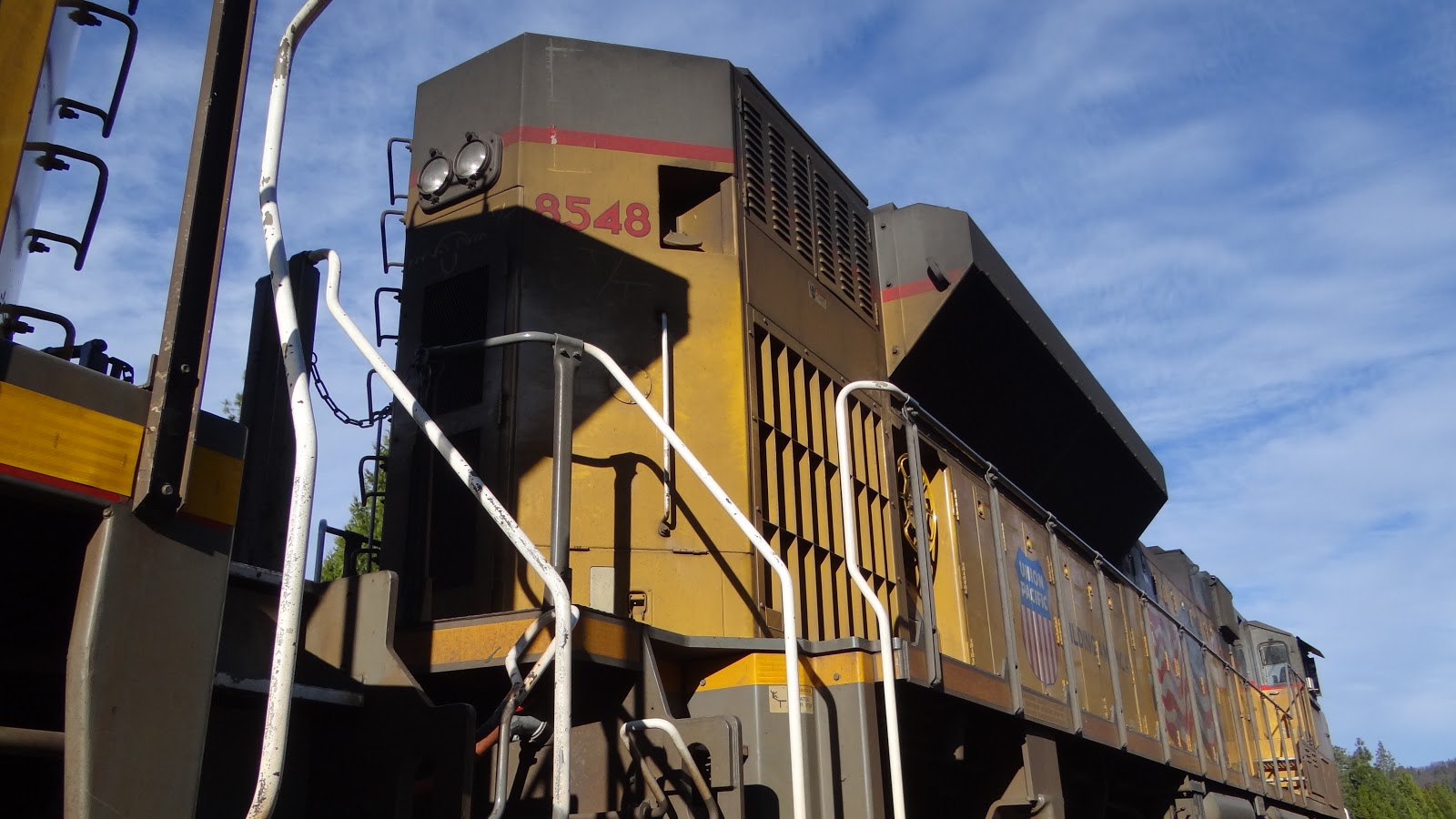 Milepost 154: A Train Blog: Inside a UP SD70ACe