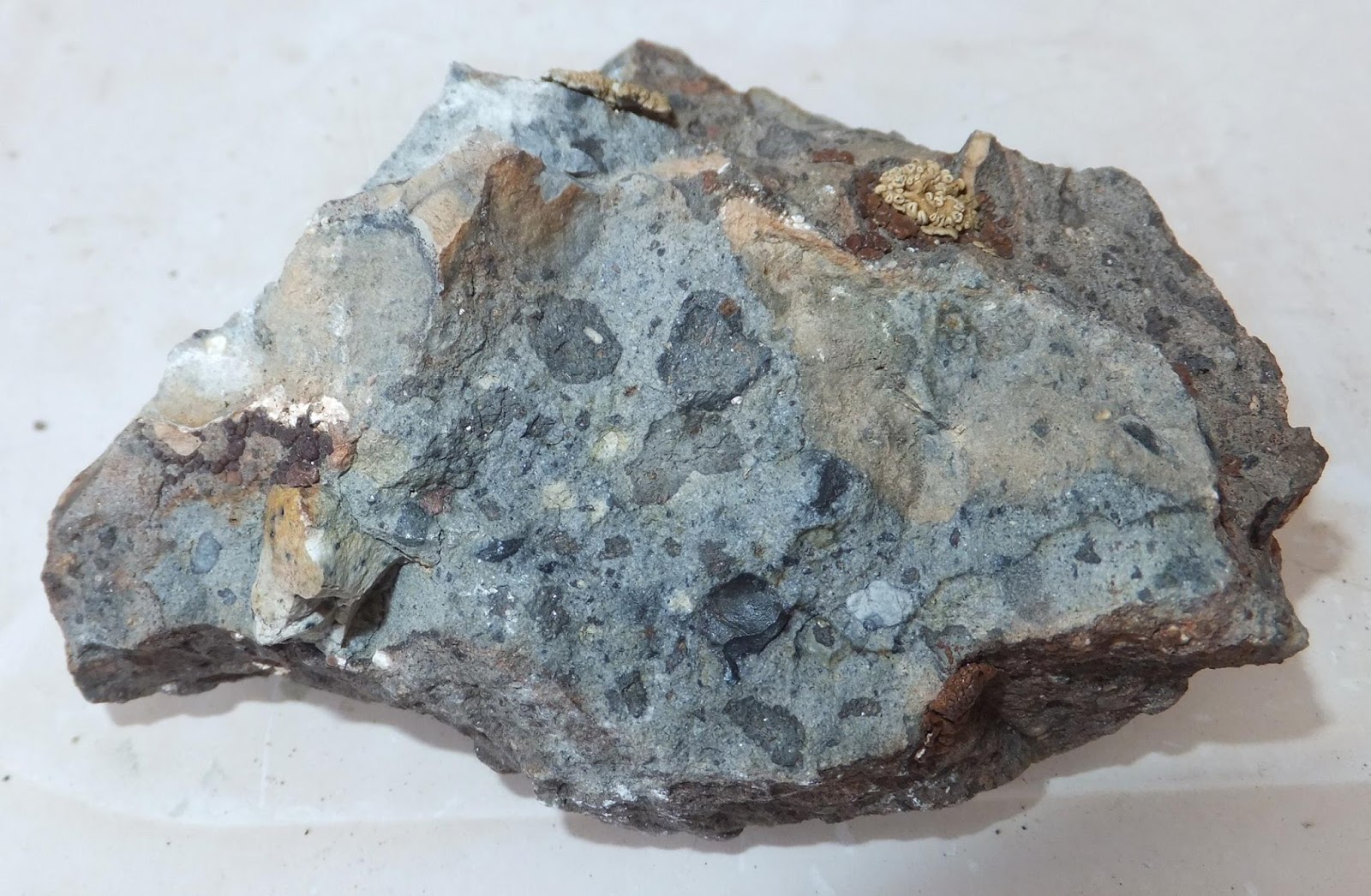 LEUCITE HILLS, WYOMING - lamproites & gemstones
