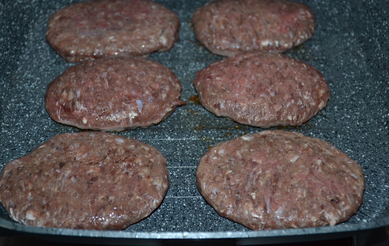 Savoare in bucate: Hamburger din carne de strut