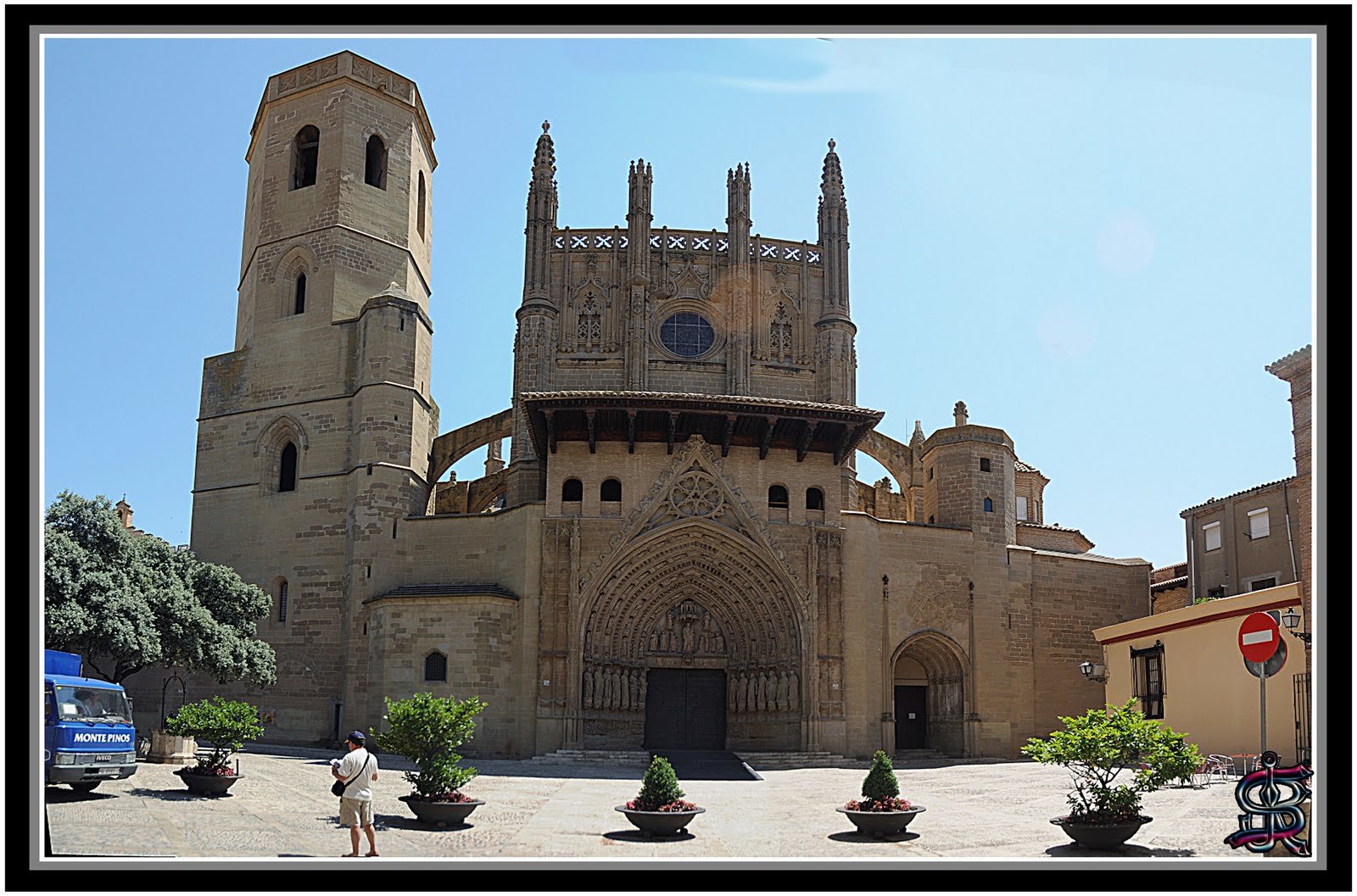 RECUERDO Y HUELLA DE UN PASADO: UN DÍA EN LA CIUDAD DE HUESCA