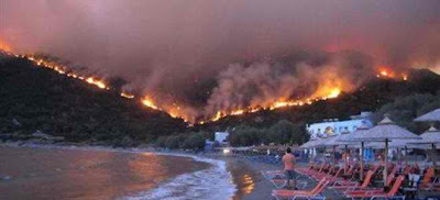 Συγκλονιστικες φωτογραφιες απο τις πυρκαγιες που κατακαινε την Χιο ...