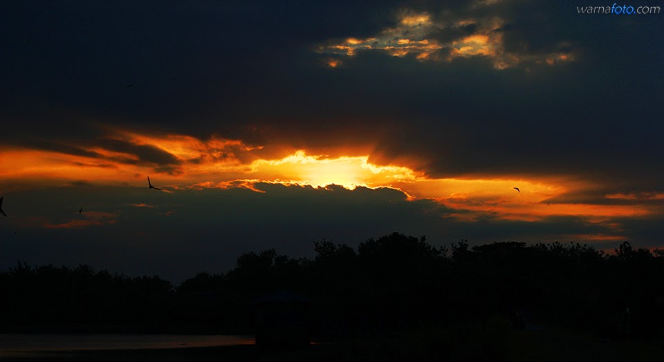 TAFSIR SURAT AL-FAJR (FAJAR) - Retorika Abu Nadlir