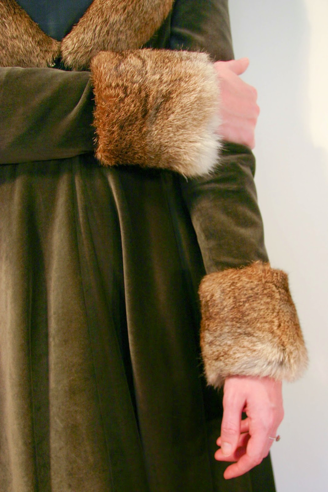 L'Atelier d'Esaïkha Création: XVe : Robe à Tassel - Partie 2/3 ...