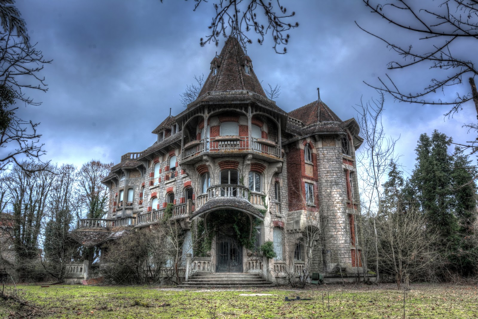 R$_Urbex: Manoir Colimaçon